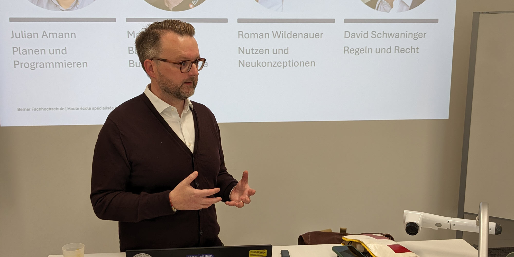 Adrian Wildenauer erhält Best Teaching Award 2024 | BFH